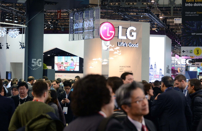 LG전자, ‘삼성·애플’ 빠진 ‘MWC2019’서 주인공 노린다