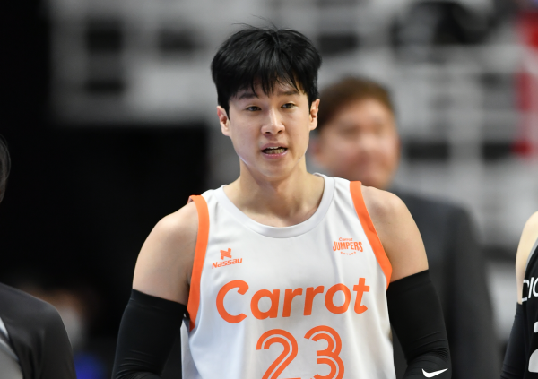 ‘76경기 연속 3점슛’ 성공 전성현, KBL 기록상 수상