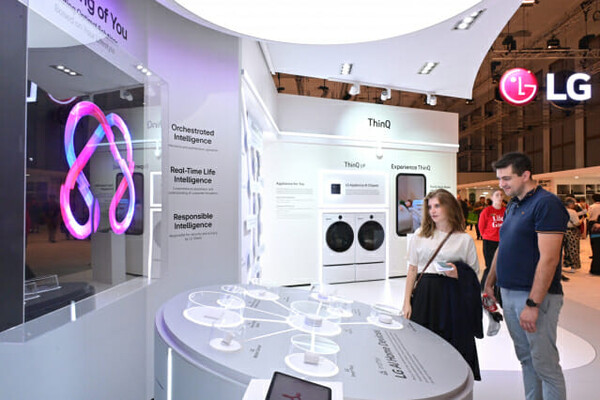 더 똑똑해지는 AI 가전…삼성·LG전자가 원하는 연결성의 끝은?